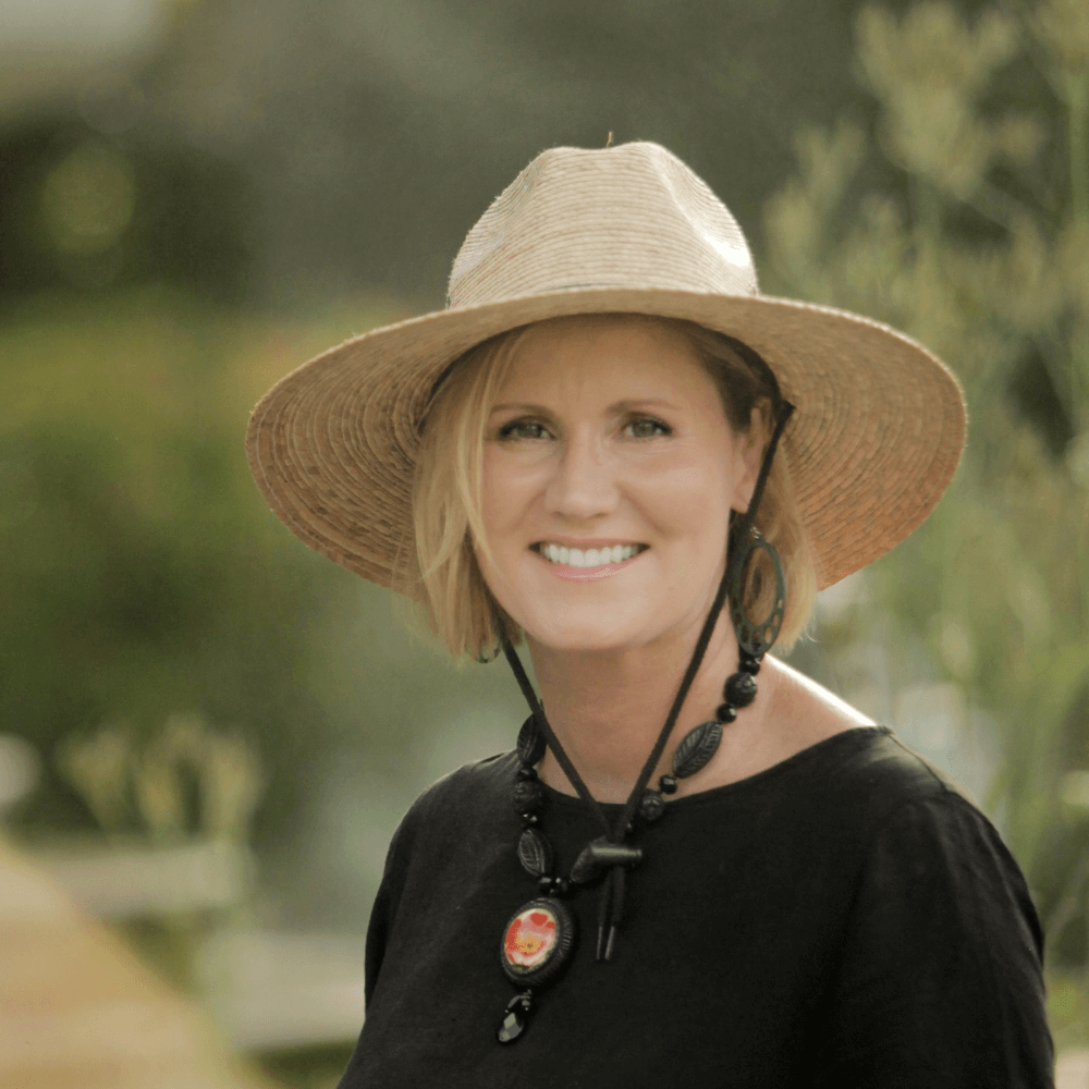 People We Adore: Jennifer John | Auratherapy