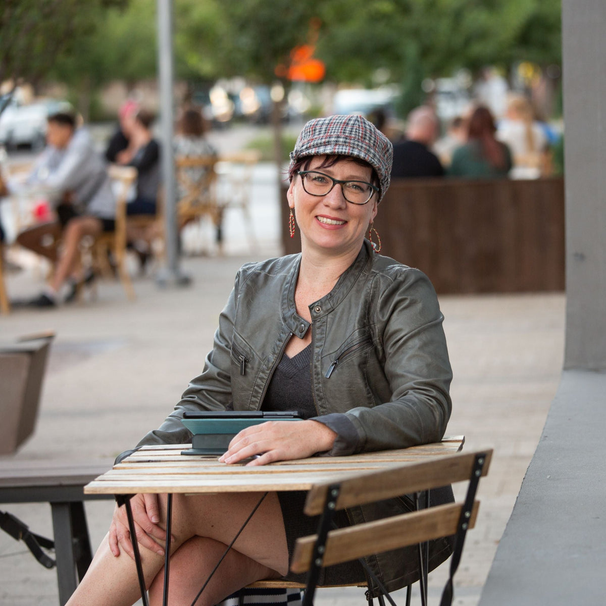 People We Adore: Alison Proffit | Auratherapy